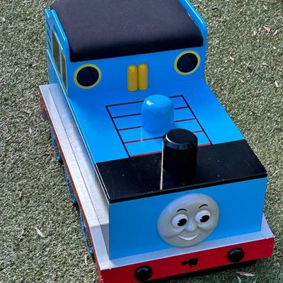 LOT 254: Thomas the Tank Engine Toy Box | EstateSales.org