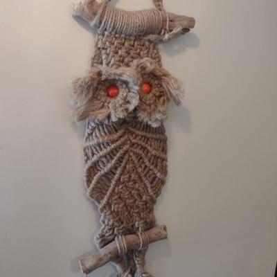Large Vintage Macrame Owl Wall Hanging | EstateSales.org