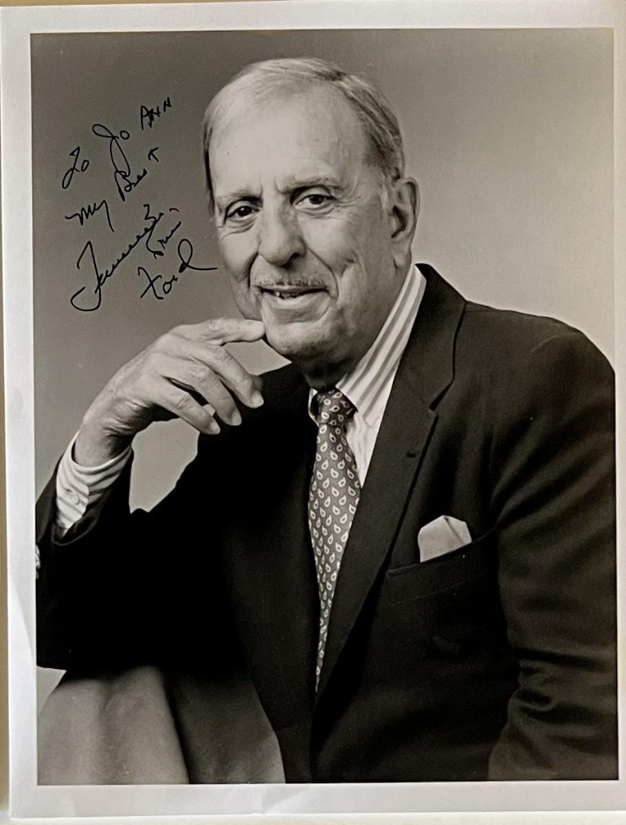 Tennessee Ernie Ford signed photo | EstateSales.org