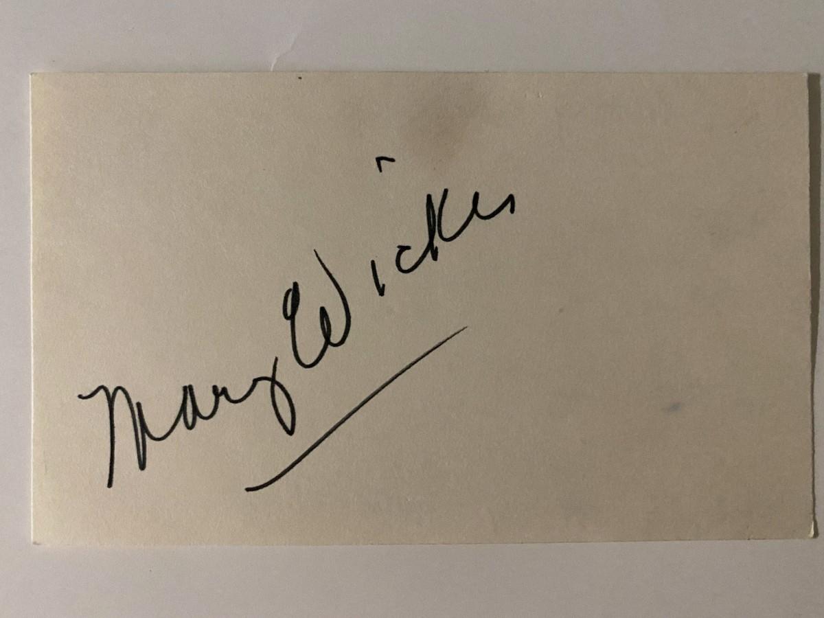 Mary Wickes signature cut | EstateSales.org