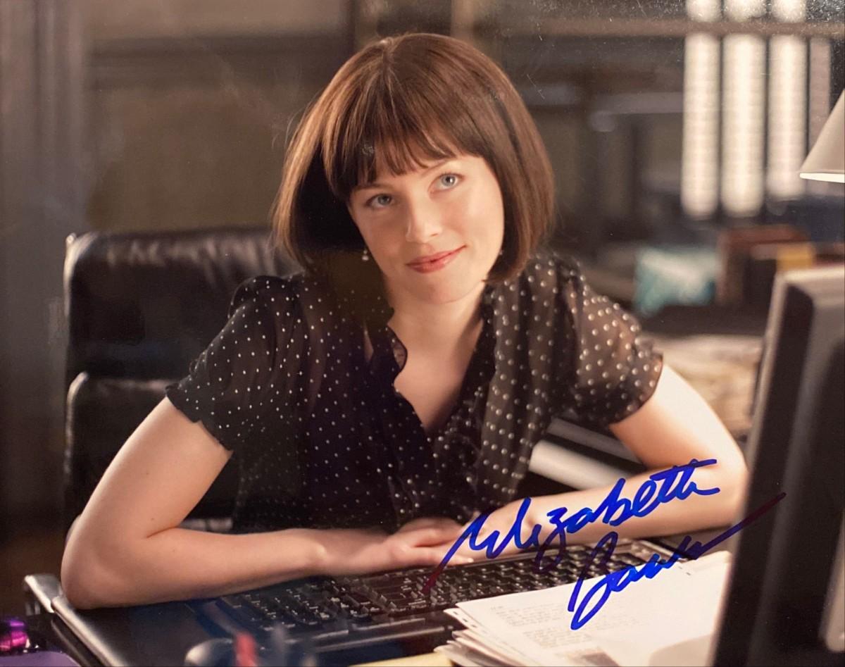 Spider-Man Elizabeth Banks signed movie photo | EstateSales.org