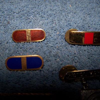 LOT 4 VINTAGE MILITARY PINS BARS STARS WINGS 3 STERLING | EstateSales.org