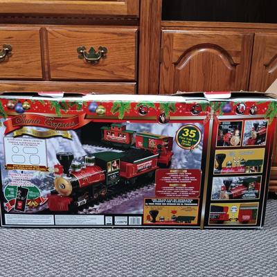 LOT 117: 3 Sets of Eztec Radio Controlled Chistmas Train Sets ...