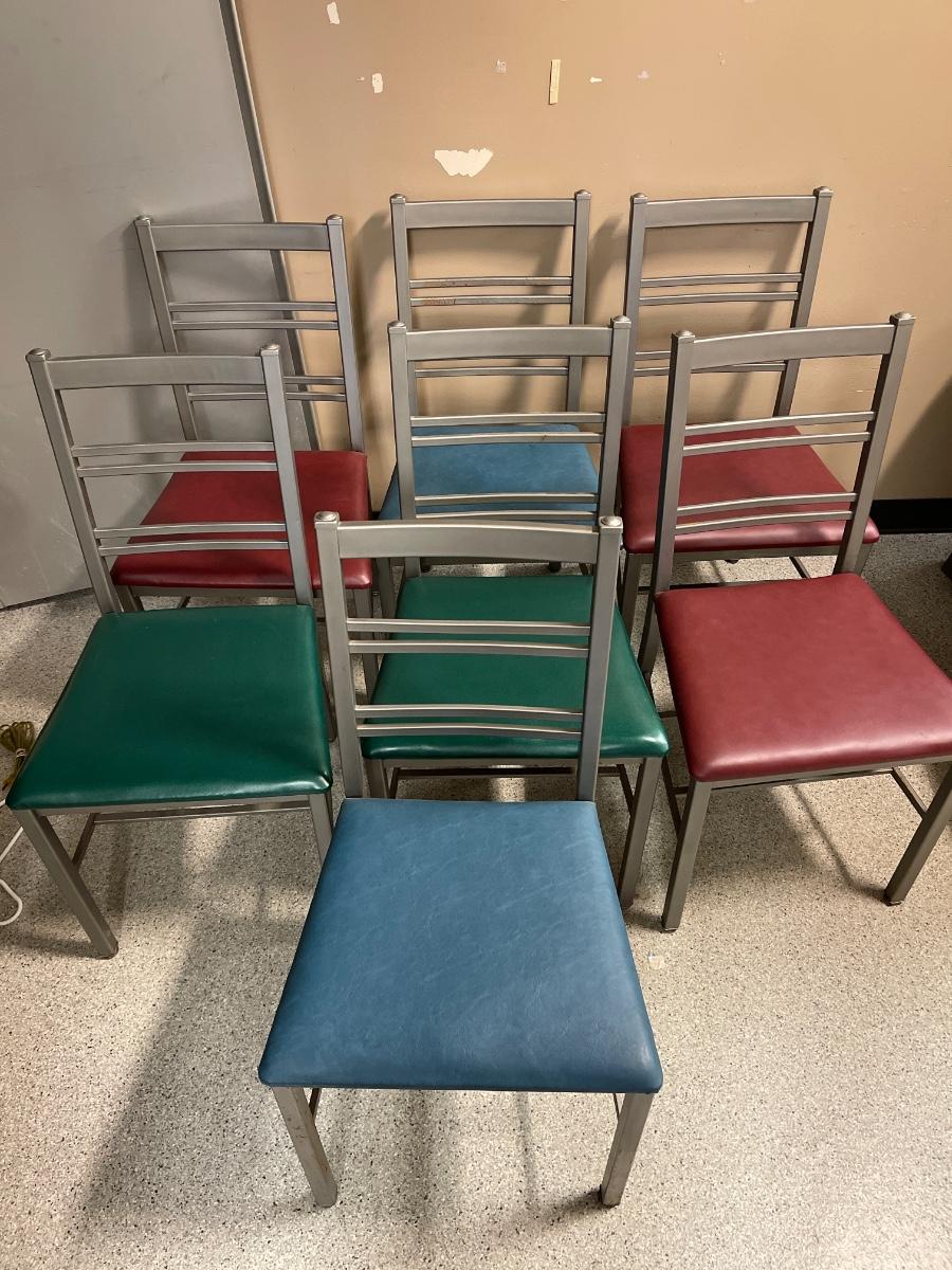 Restaurant style chairs, great quality | EstateSales.org