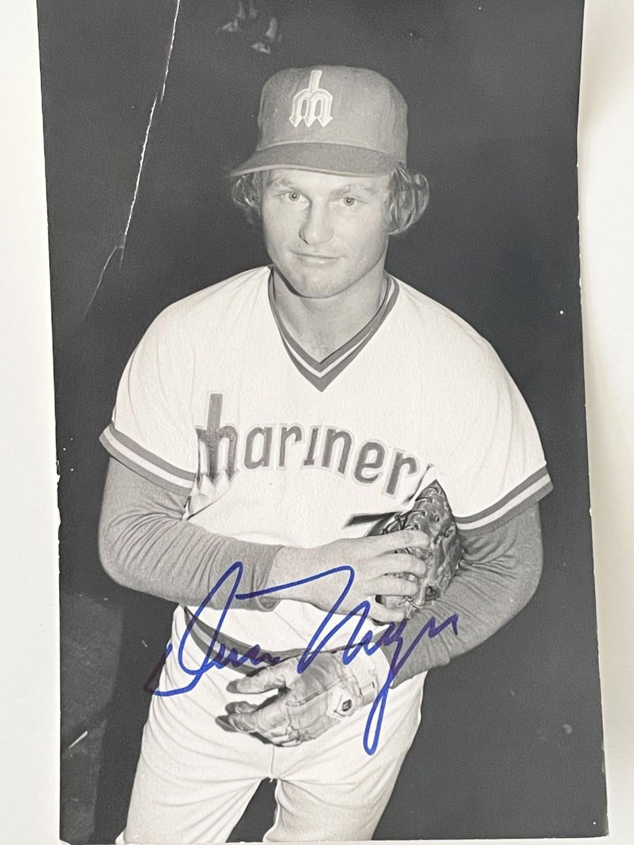 Seattle Mariners Dan Meyer signed photo | EstateSales.org