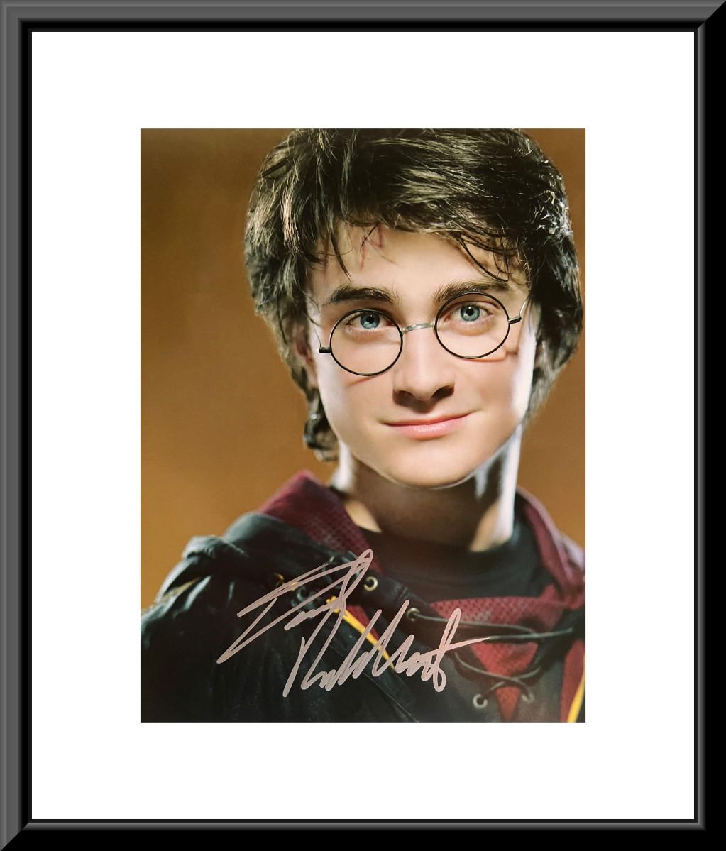 Harry Potter Daniel Radcliffe signed movie photo | EstateSales.org