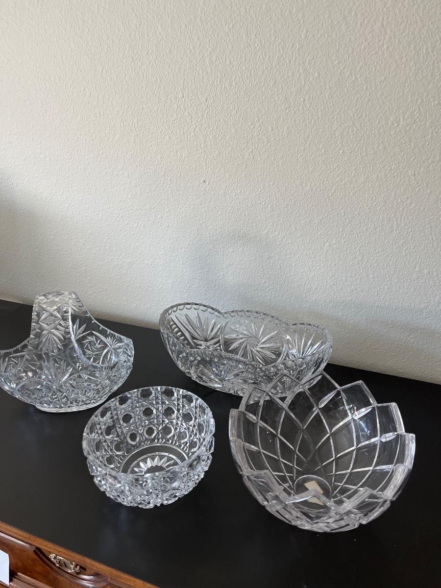 L76-basket and bowls crystal loy | EstateSales.org