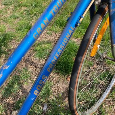 LOT 172: Three Vintage Ten Speed Bicycles - Columbia and Ross ...