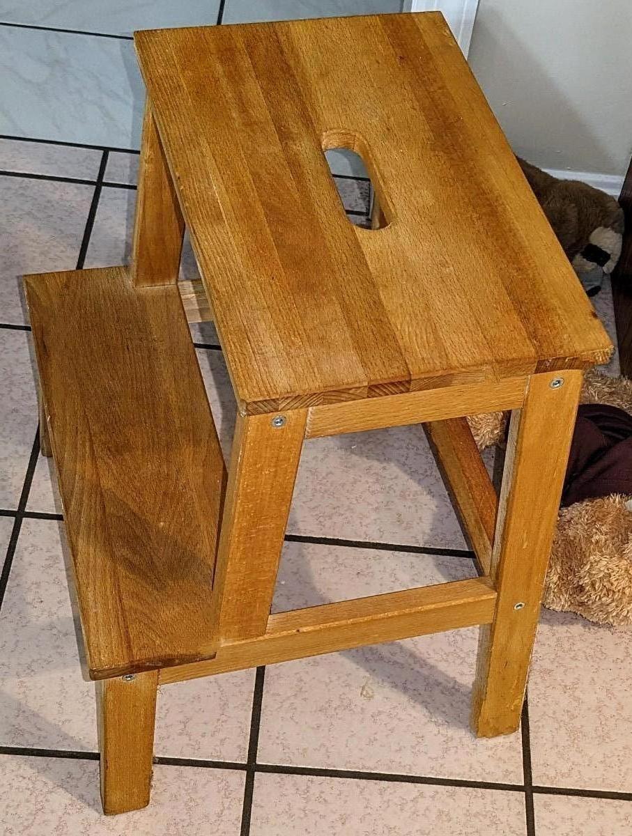 Wooden step stool | EstateSales.org