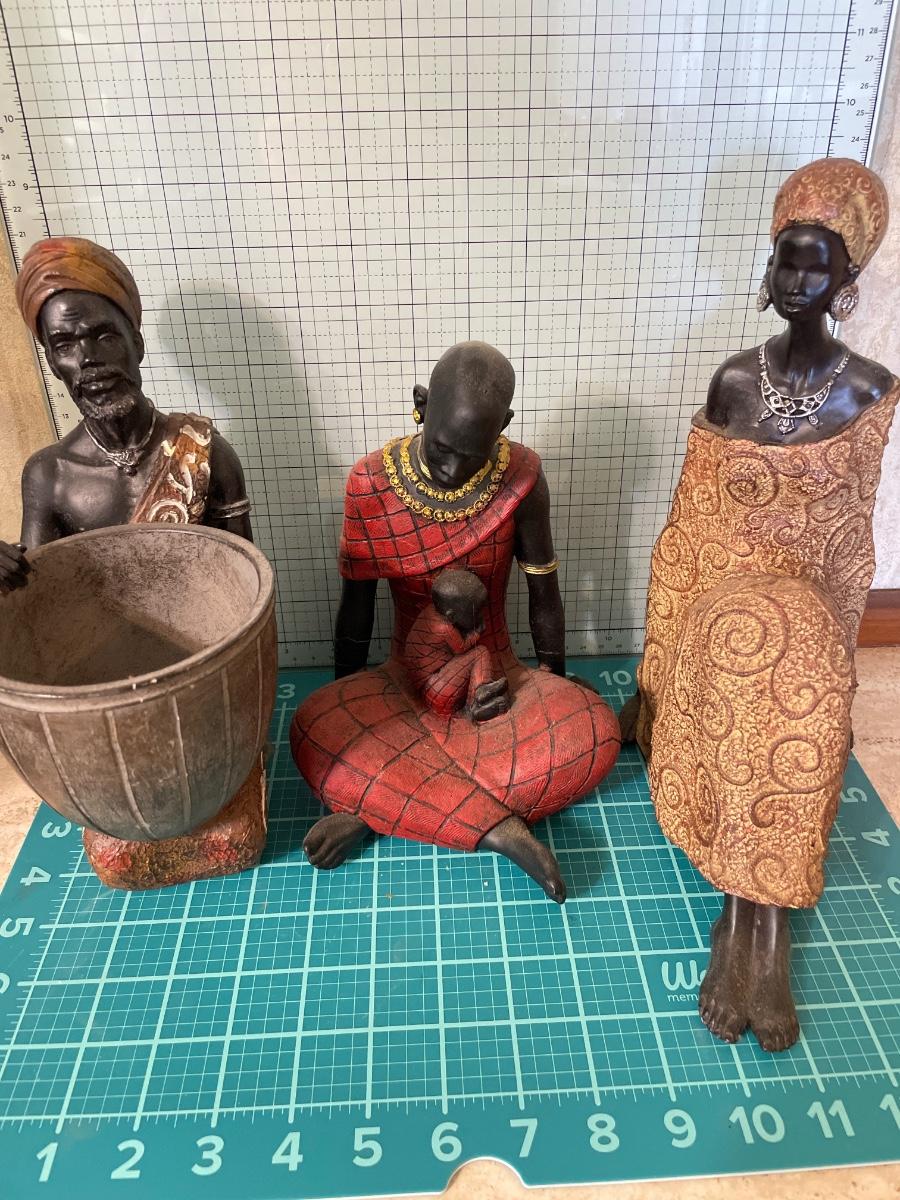 African decor | EstateSales.org