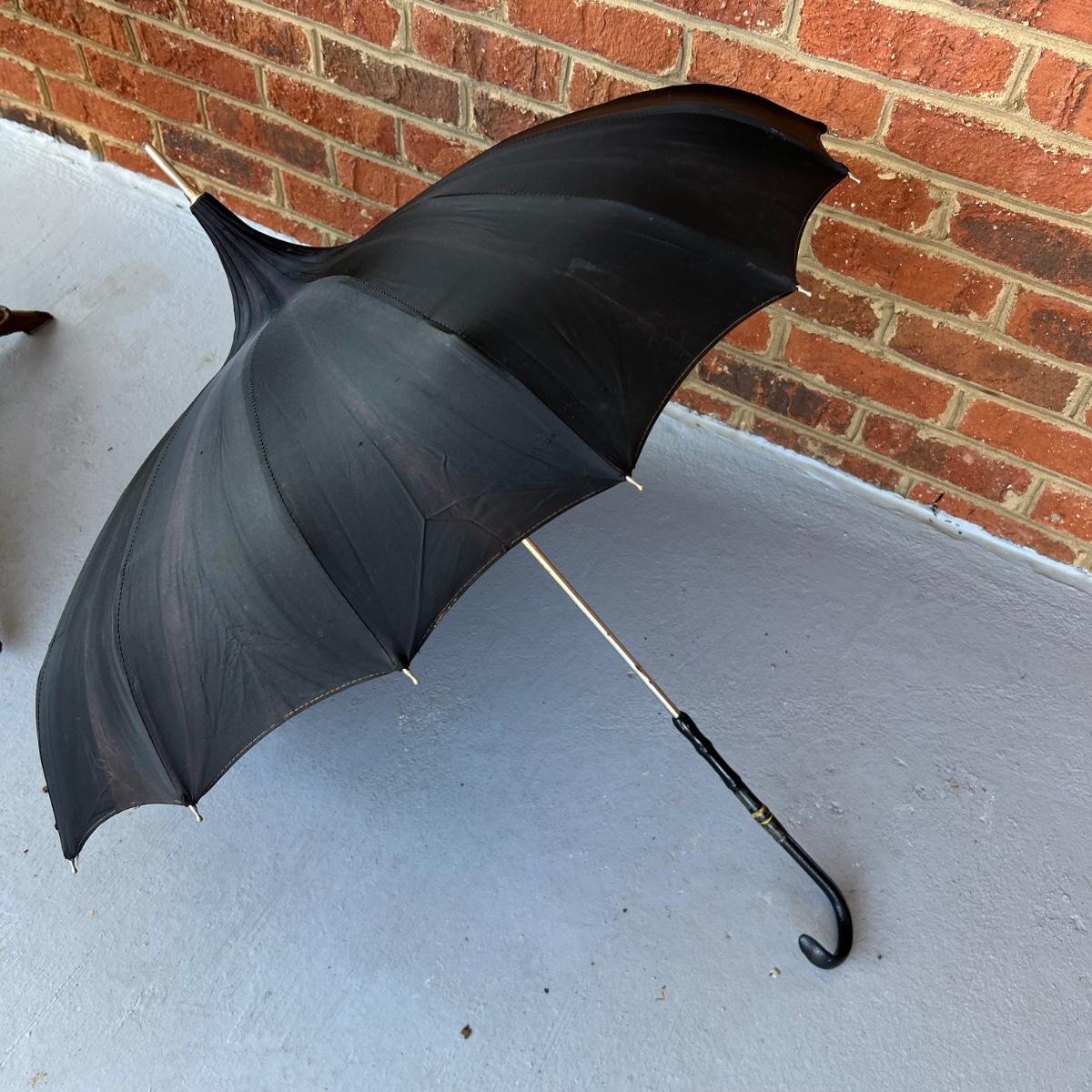 Black Vintage Parasol Umbrella (P-RG) | EstateSales.org