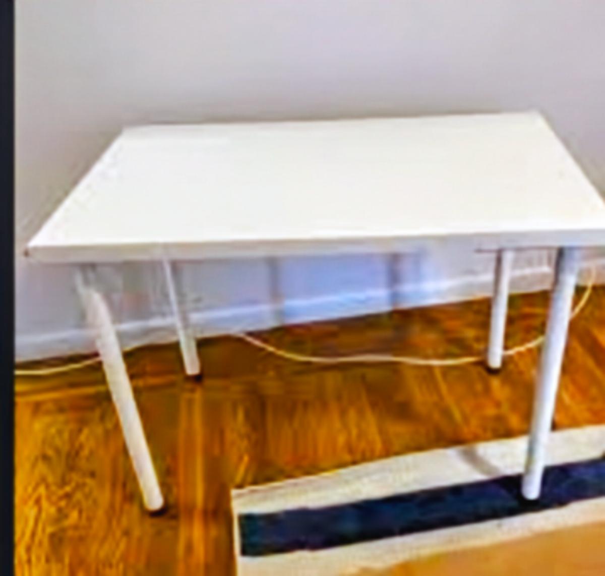 Ikea Linnmon Table (white) | EstateSales.org