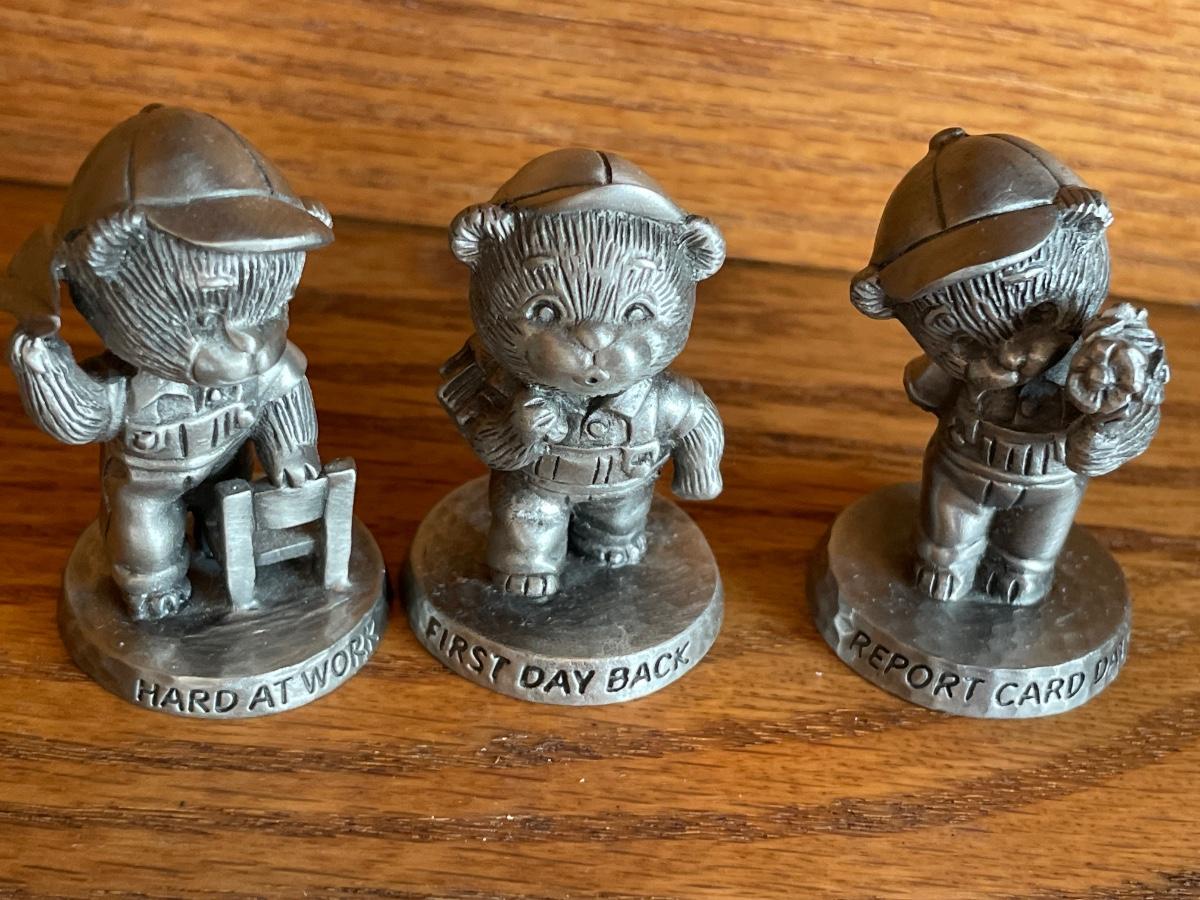 3 small bear pewter decor | EstateSales.org