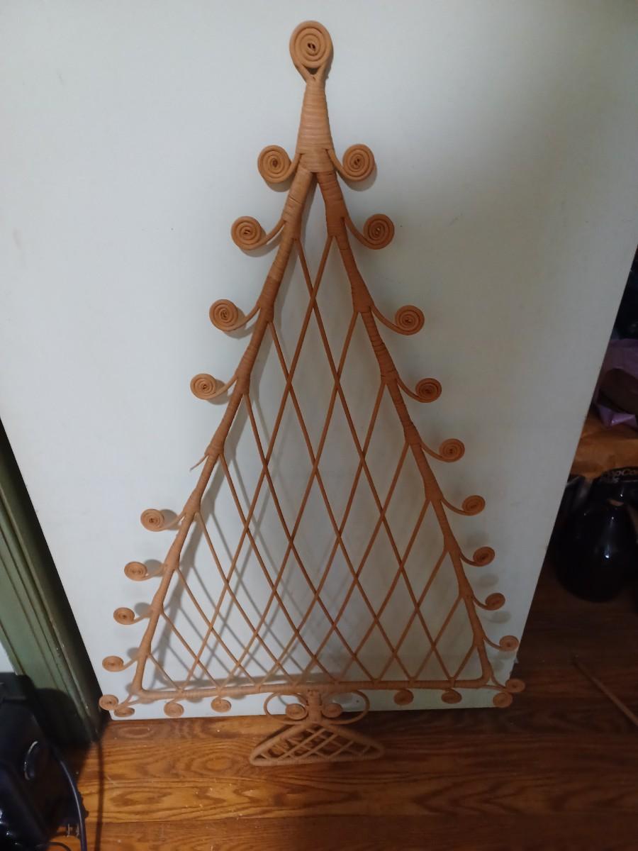 wicker tree | EstateSales.org