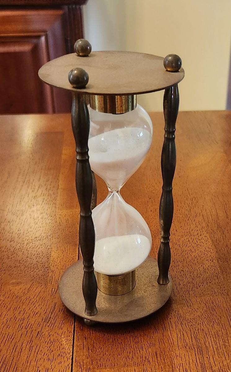 Small Brass Hour Glass | EstateSales.org