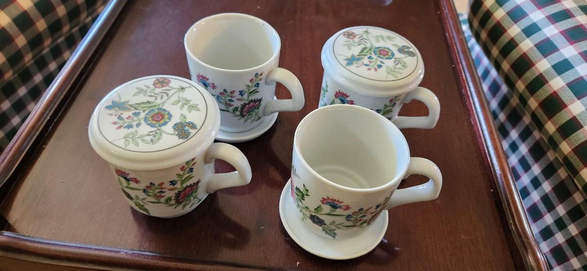 Four Tea Cups With Lids That Can Be Used As Plates | EstateSales.org