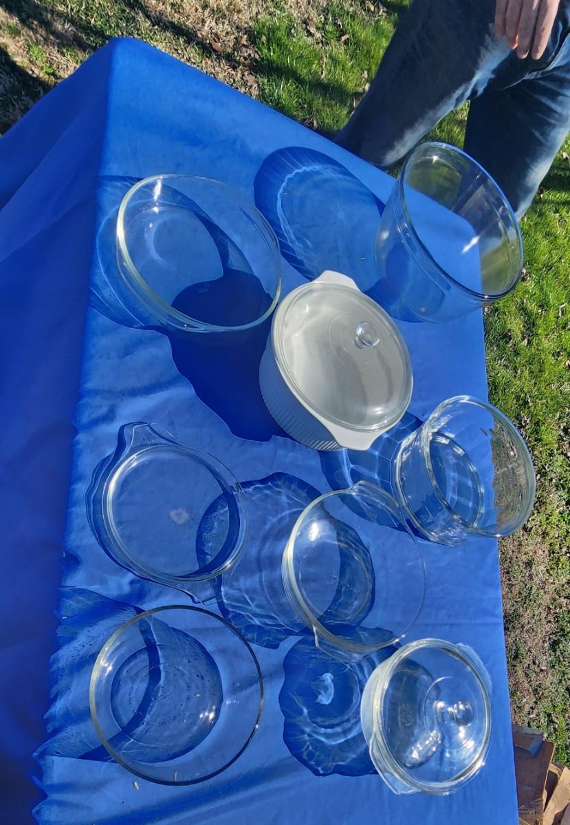 Random Glassware (5) | EstateSales.org