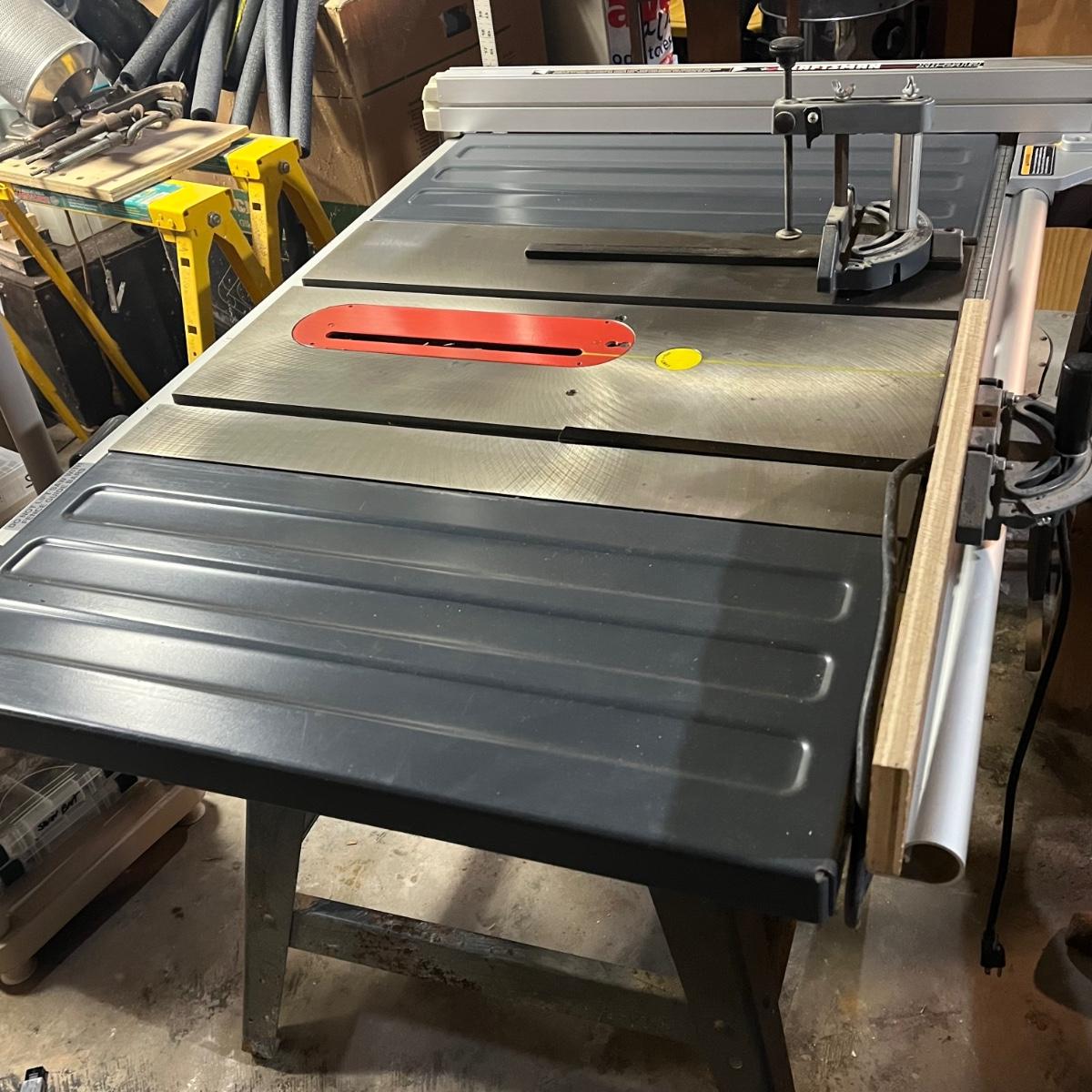 LOT 182B Craftsman 113.299315 10 Belt Drive Table Saw EstateSales