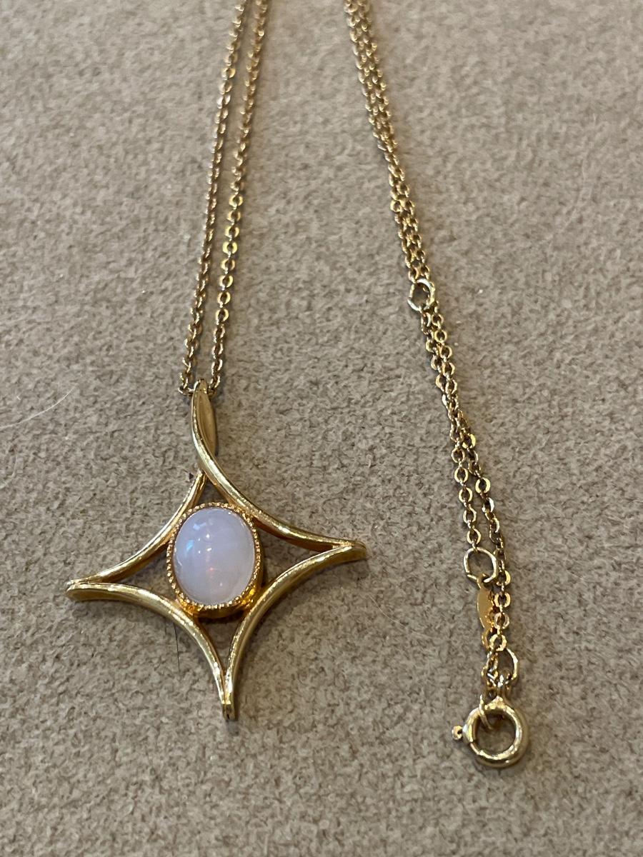 Sara Cov chain & vaseline stone pendant & clip ons | EstateSales.org