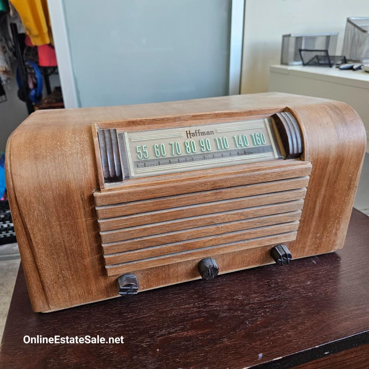 HVINTAGE HOFFMAN RADIO | EstateSales.org
