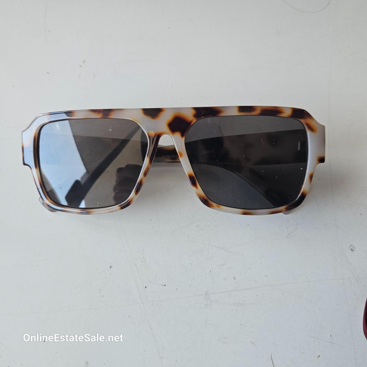 Cheetah print sunglasses | EstateSales.org