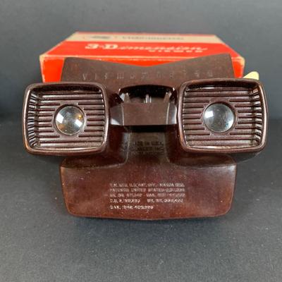LOT 147: Vintage View Masters & Slides including ET, Barbie, Gremlins ...