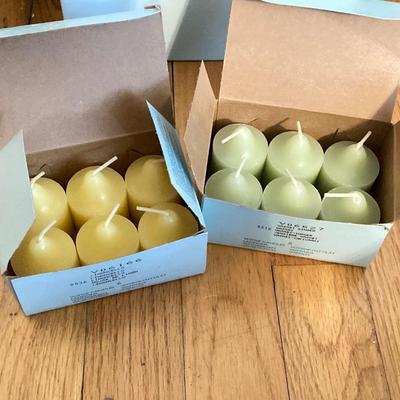 LOT 177: Small Painted Wood Shelf Unit, Hull USA Pottery Basket, Brass ...