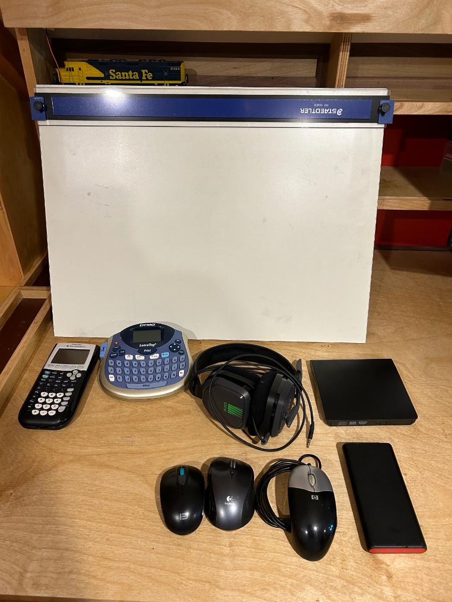 Office Electronic Lot | EstateSales.org