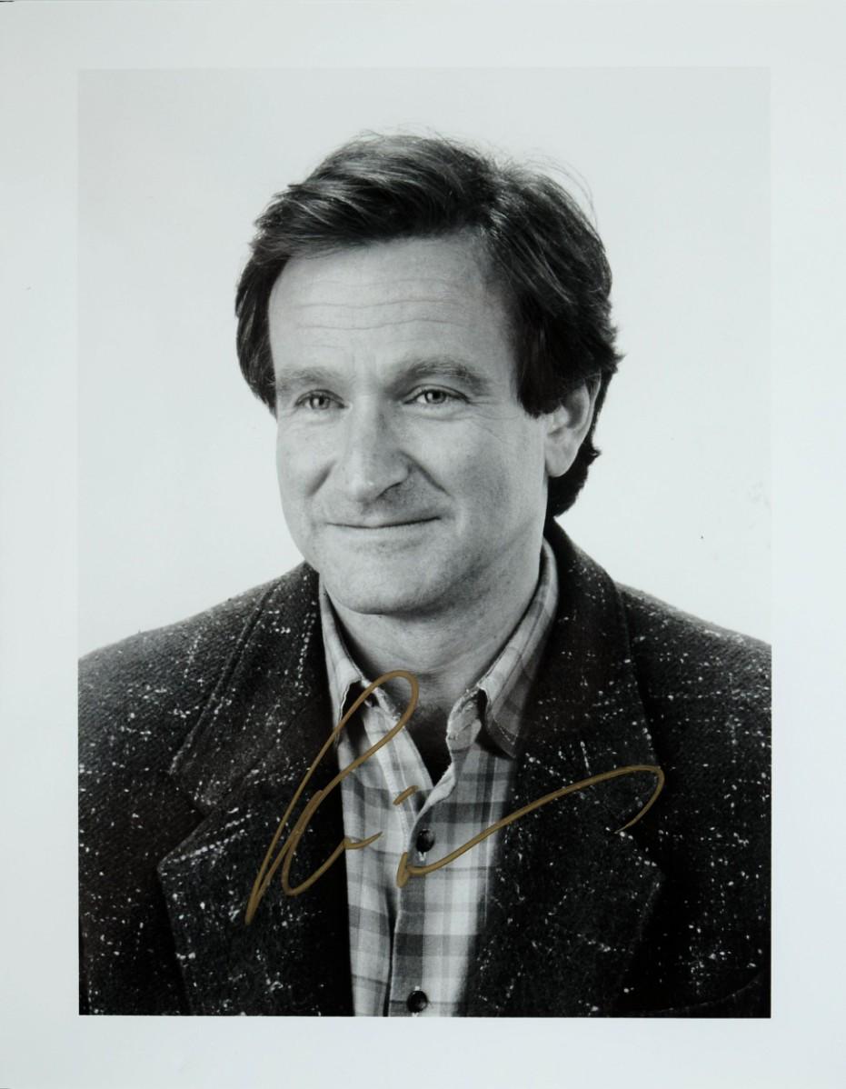 Robin Williams signed promo photo | EstateSales.org
