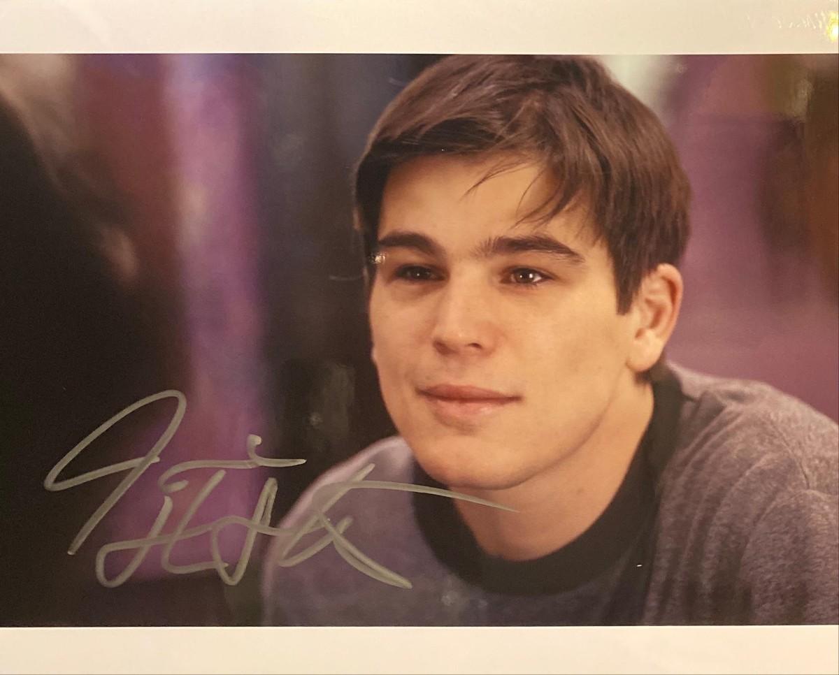 Josh Hartnett Signed Movie Photo | EstateSales.org
