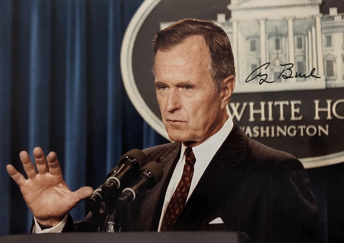 George H.W. Bush Signed Photo | EstateSales.org