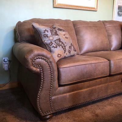 LOT 86L: Signature Design by Ashley Larkinhurst Earth Sofa & Loveseat ...