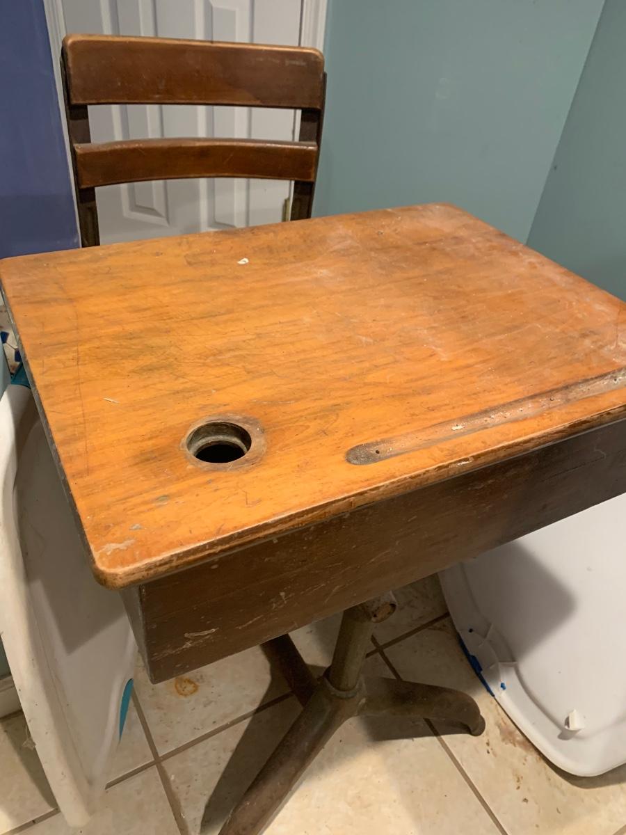 Vintage School Desk | EstateSales.org