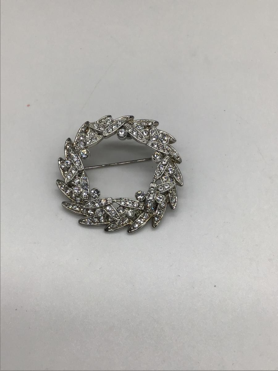 Rhinestone pin | EstateSales.org