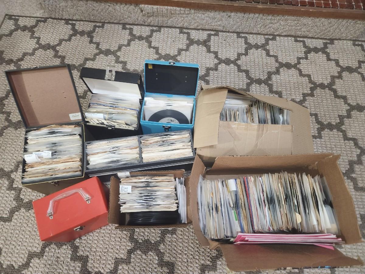 Large lot of Records | EstateSales.org