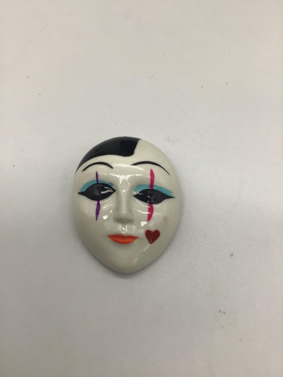 Brooch vintage mime mask | EstateSales.org