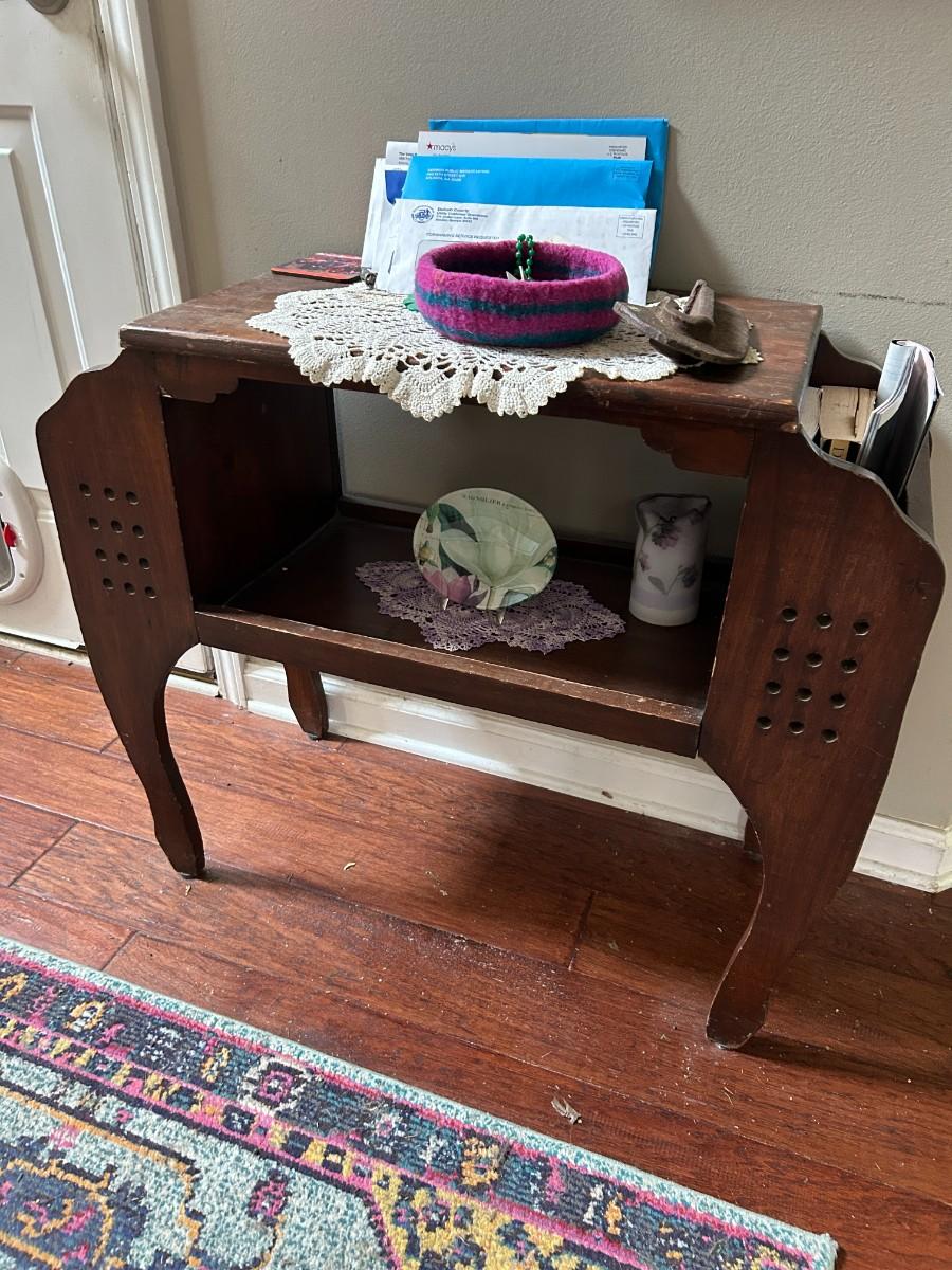 MCM Antiqu Magazine Rack Table | EstateSales.org