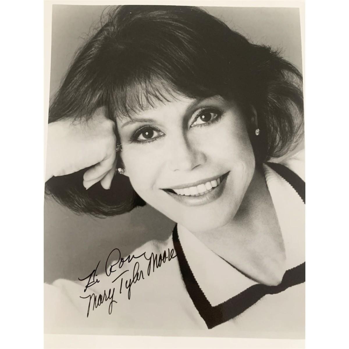 Mary Tyler Moore signed photo | EstateSales.org