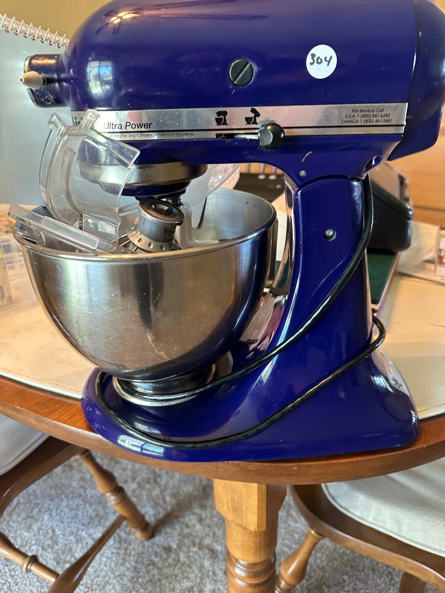 Eletric Blue Kitchenaid Mixer | EstateSales.org