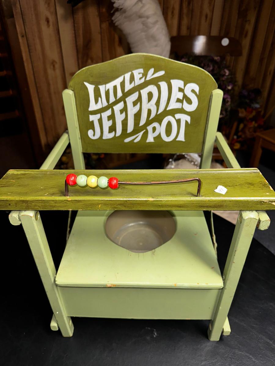 Green "Little Jeffries Pot" | EstateSales.org