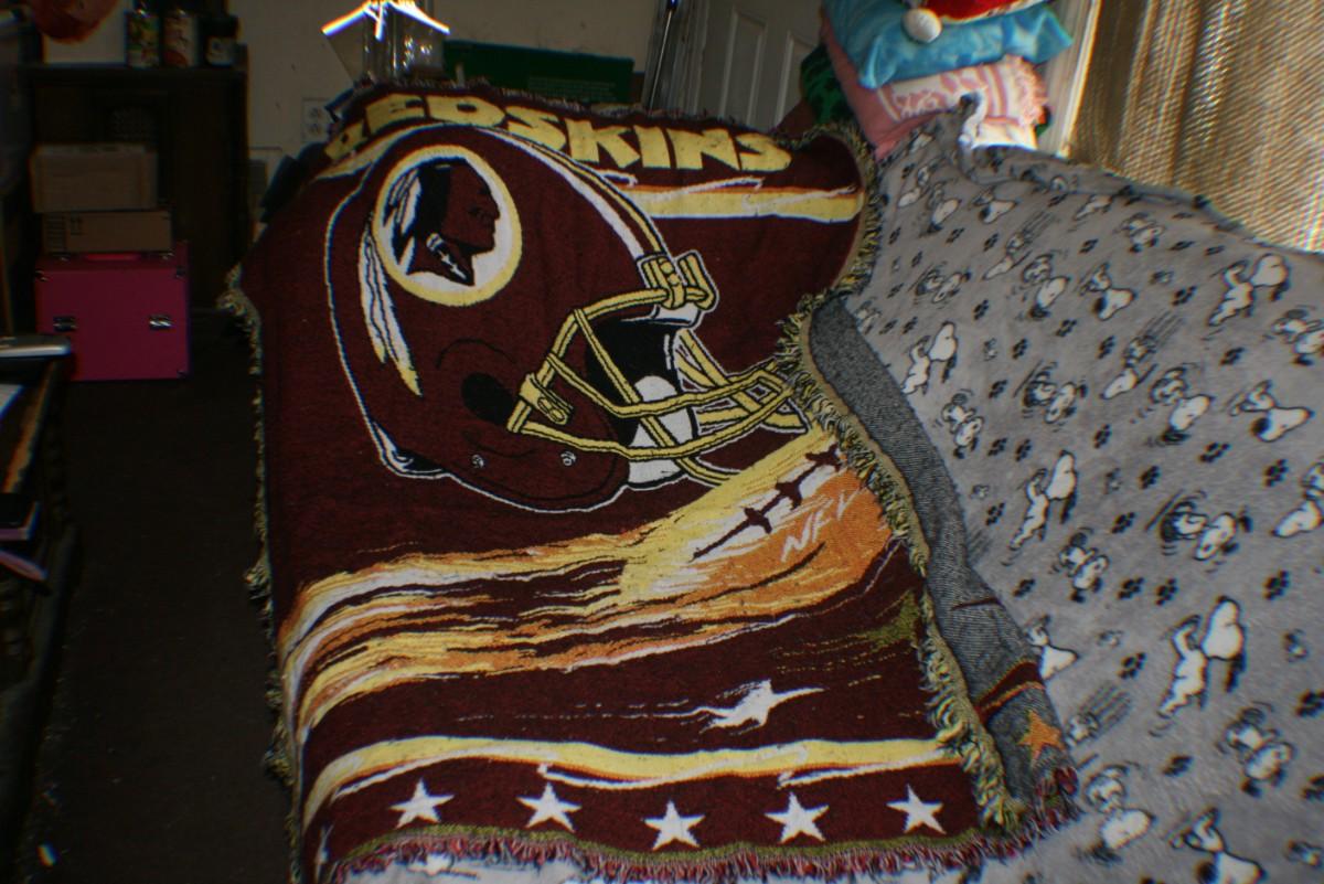 Washington Redskins Throw Blanket | EstateSales.org