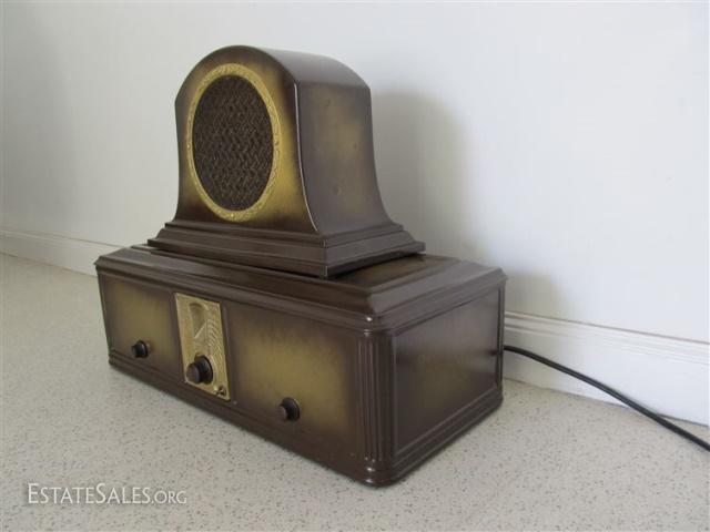 LOT 120: VINTAGE PHILCO MODEL 511 RADIO, CIRCA 1928, RESTORED ...