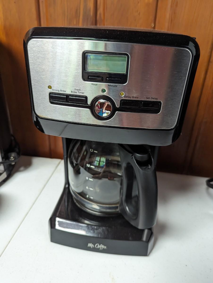 12 Cup Mr. Coffee Countertop Coffee Maker | EstateSales.org