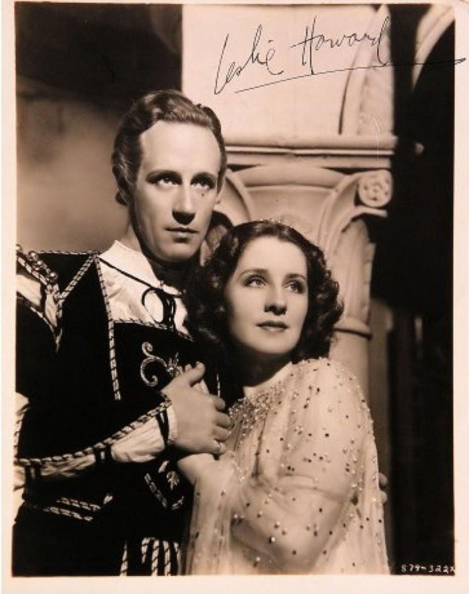 Leslie Howard signed portrait photo | EstateSales.org