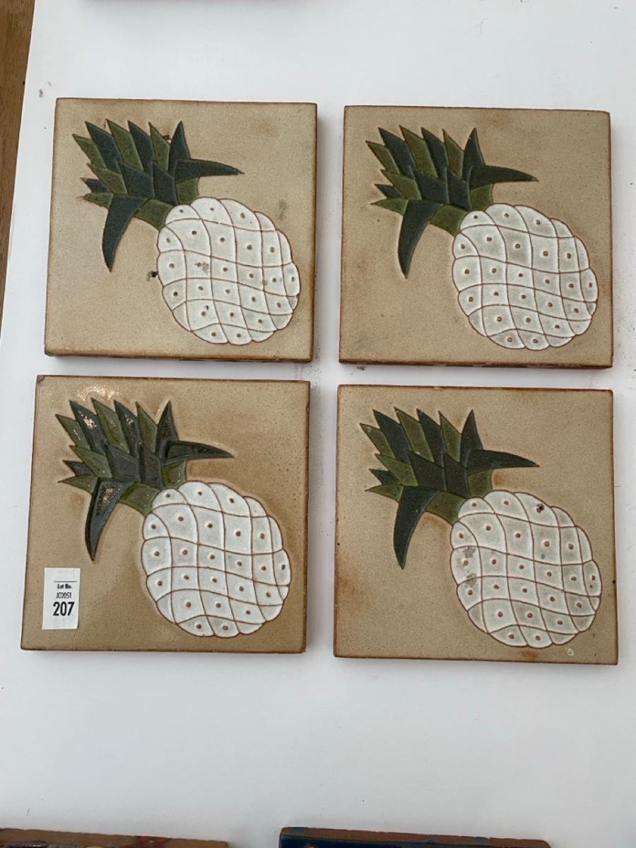 Pineapple tiles | EstateSales.org
