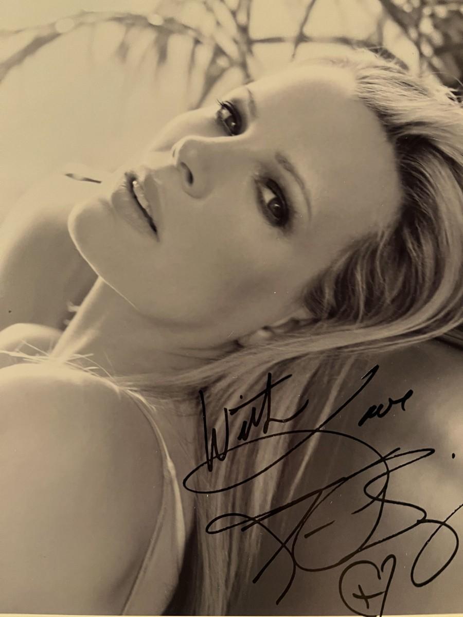 Kim Basinger facsimile signed photo. 8x10 inches | EstateSales.org