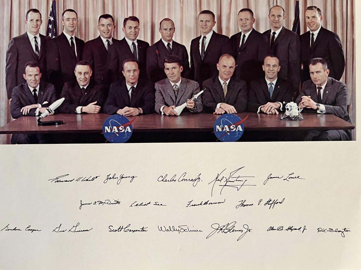 NASA administration facsimile signed photo. 8x10 inches | EstateSales.org