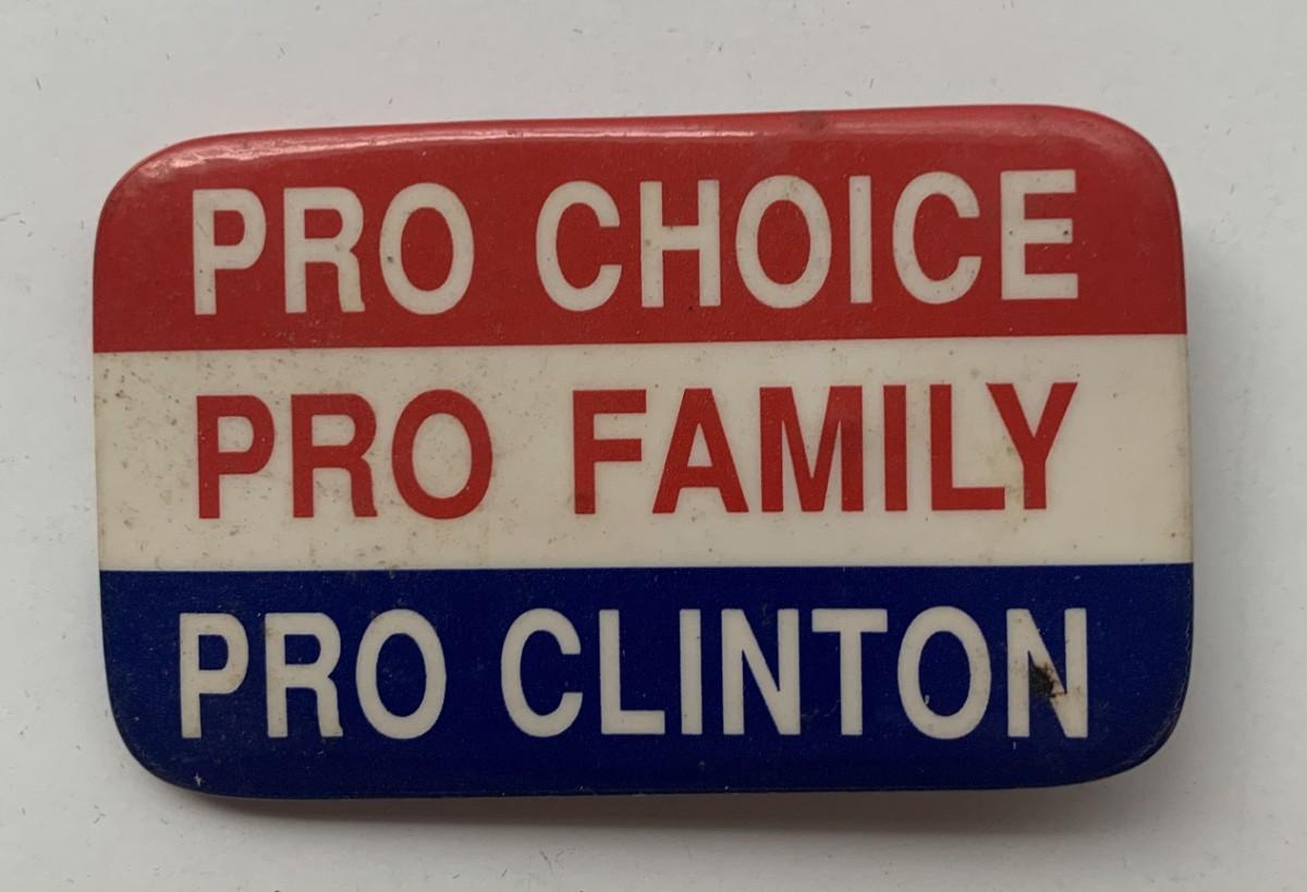 Bill Clinton Presidential campaign button- 1992 | EstateSales.org
