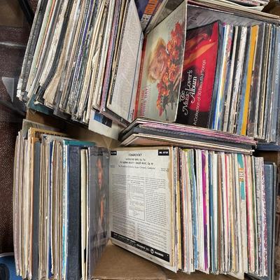 Large lot of albums | EstateSales.org