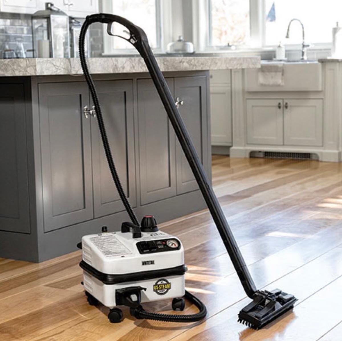 299 White Wing Steamer by Eurosteam | EstateSales.org